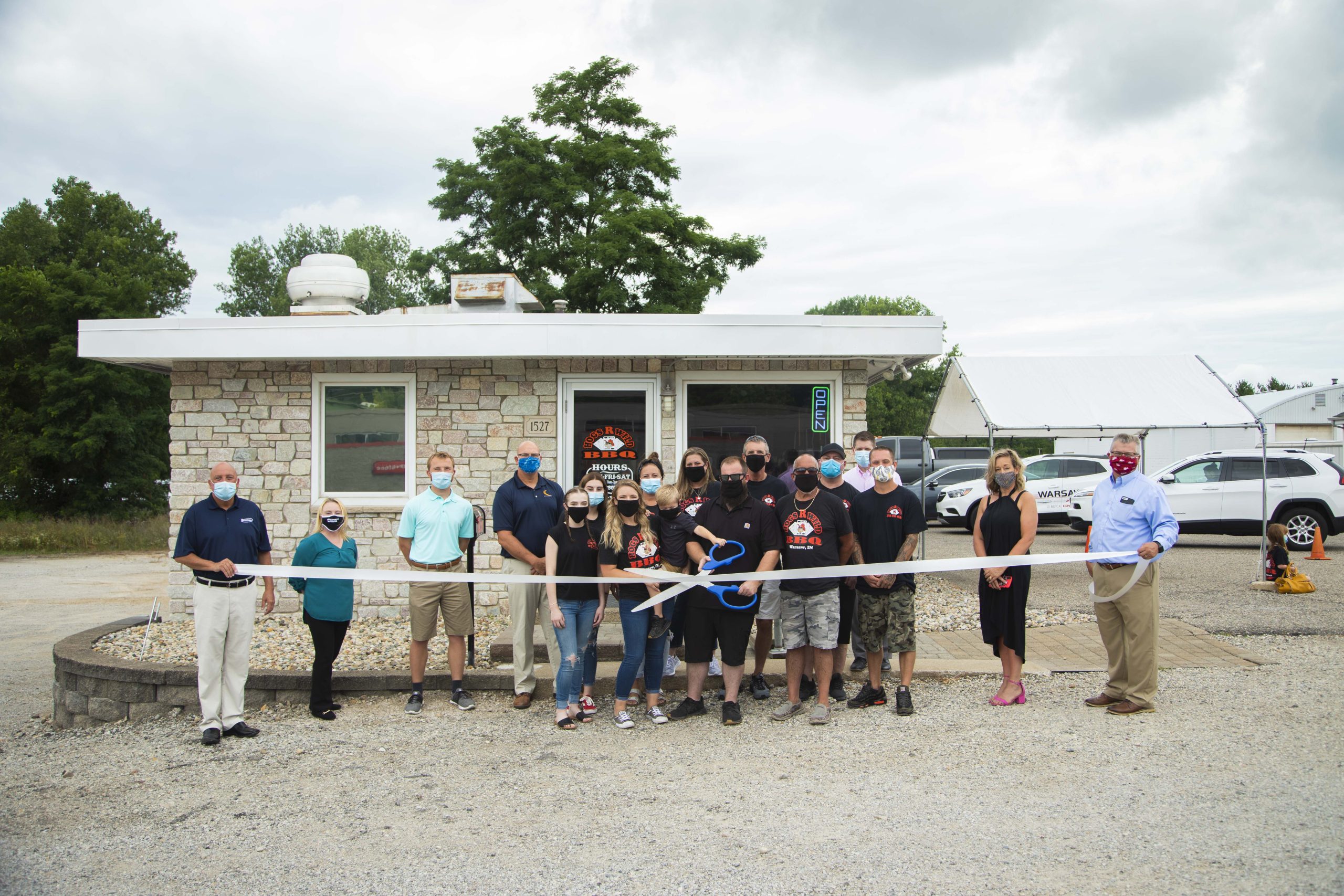 Hogs R Wild BBQ Ribbon Cutting | Kosciusko Chamber of Commerce